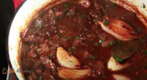 Boeuf bourguignon facile aux échalotes - Sos Recette